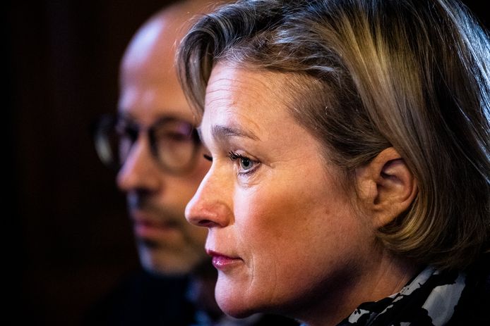 Koning Albert en Delphine voor het eerst samen in het openbaar | Show ...