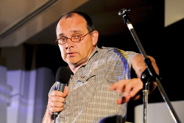 Raf Coppens vestigt wereldrecord oneliners vertellen in één minuut