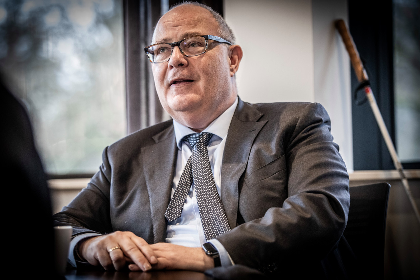 Blinde Marcel Oosterveer één jaar burgemeester in Waalre: 'Het mooiste ...