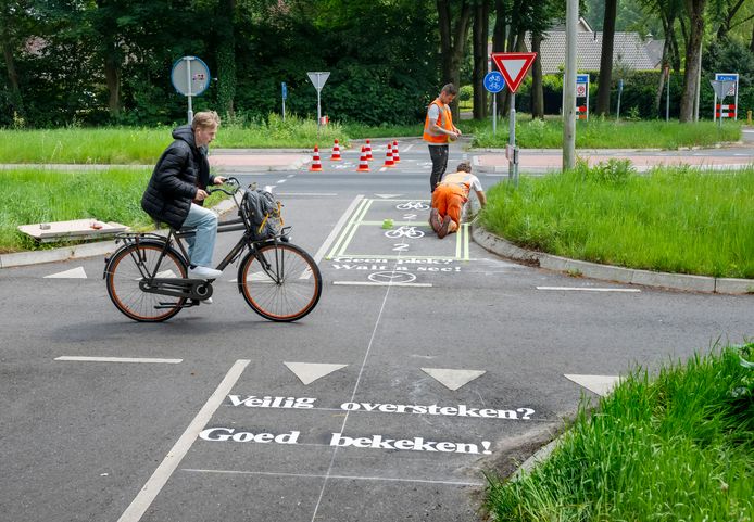 Vier fietsers vonden de dood op deze kruising in Putten, twijfels of ...