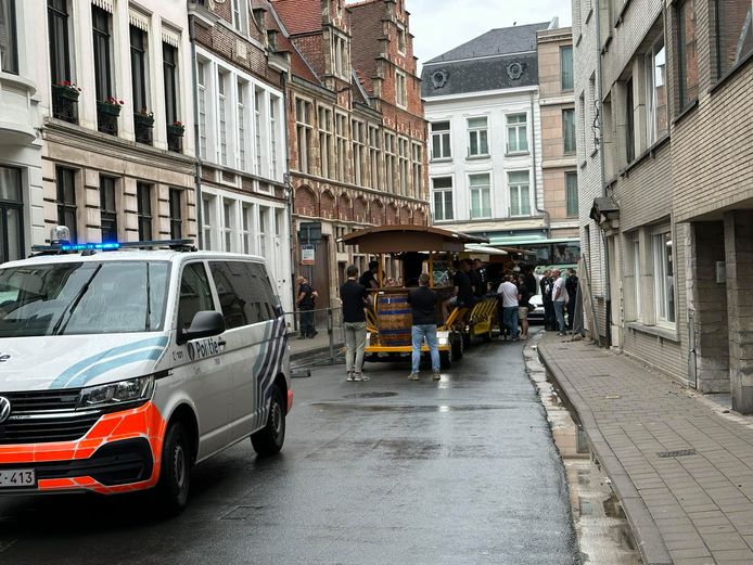 Drie bierfietsen na overlast klemgereden door politie in Gentse ...
