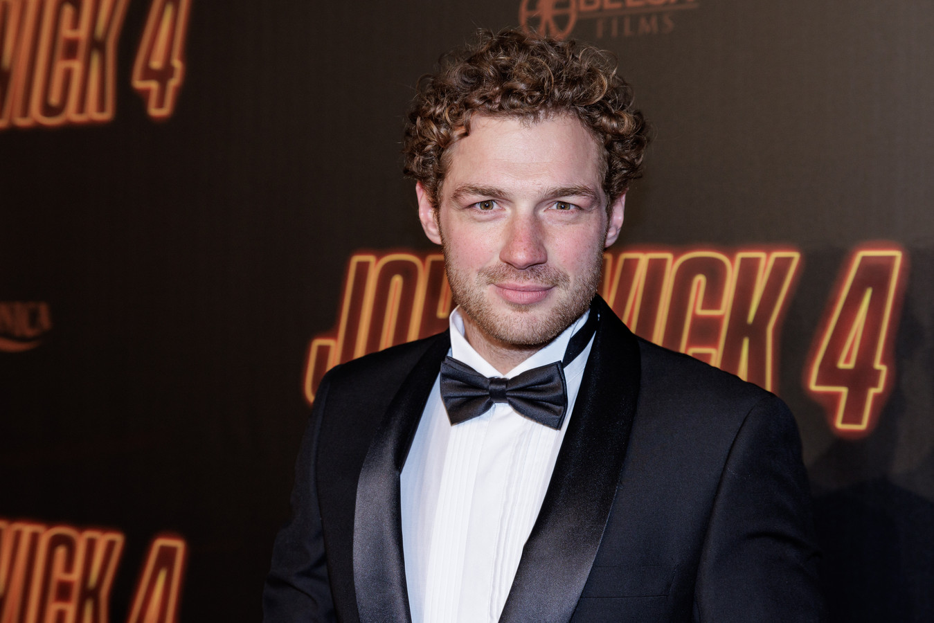 Jamie Trenité debuteert op SBS als presentator van wandelprogramma ...