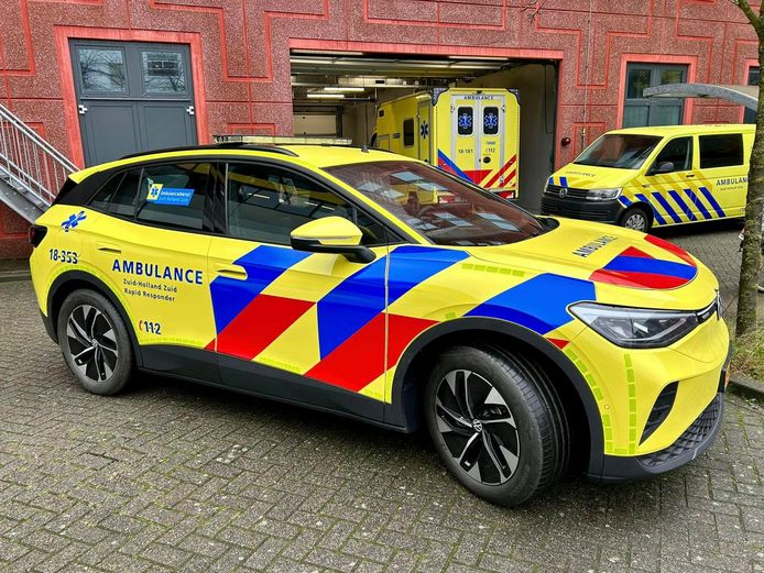 Eerste volledig elektrische autoambulance van regio Zuid-Holland Zuid ...