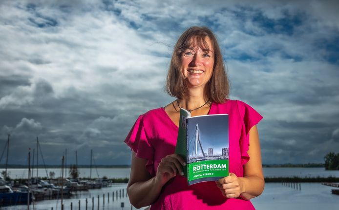 Reisschrijver Anika schreef een boek over Rotterdam: ‘Het is een bijna ...