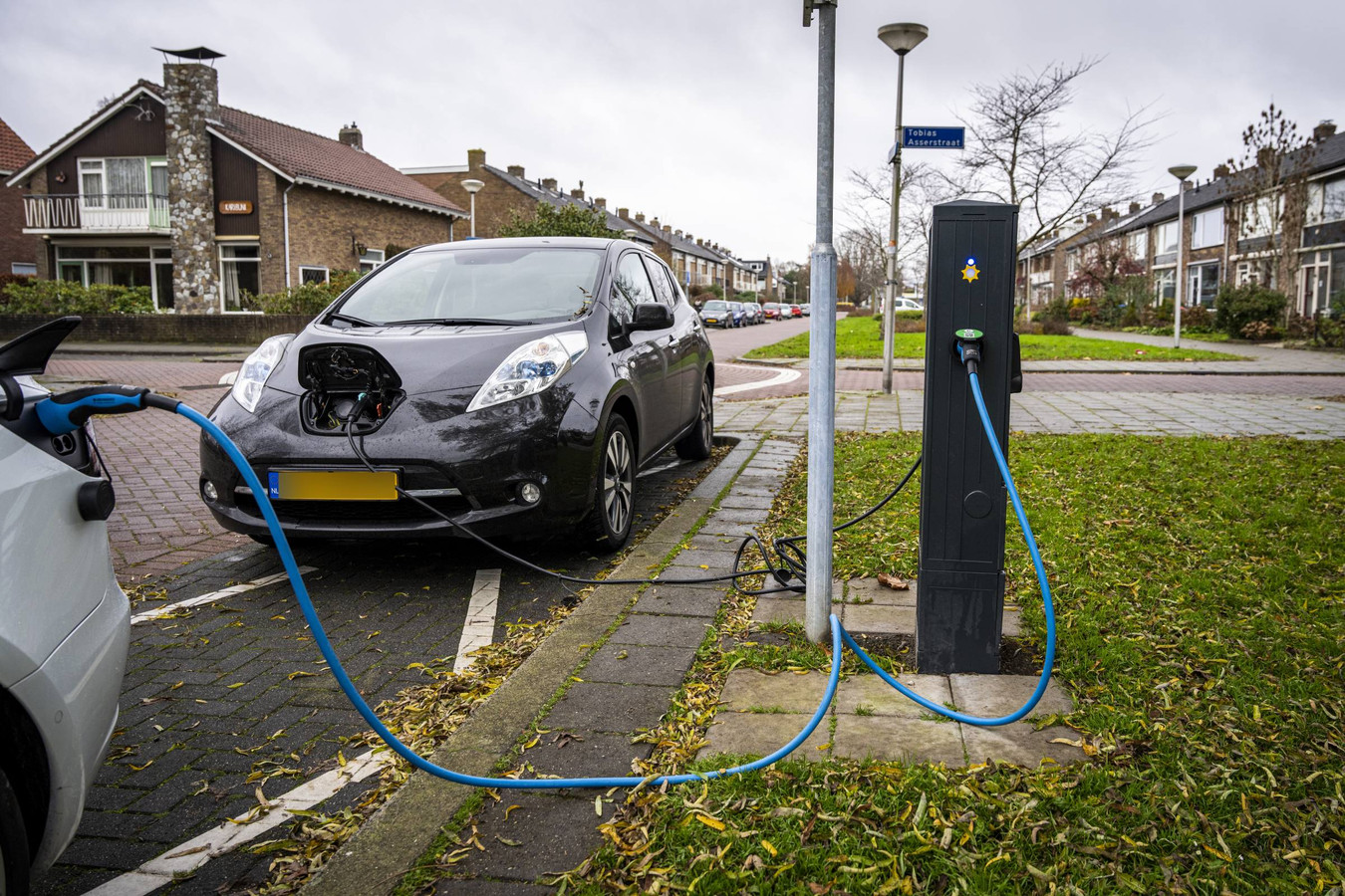 Zoveel elektrische voertuigen zijn er in de gemeente Harderwijk | Foto ...