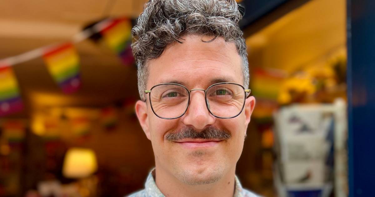 Na zijn tragische dood werd de kist van de kleurrijke Stijn (1986 ...