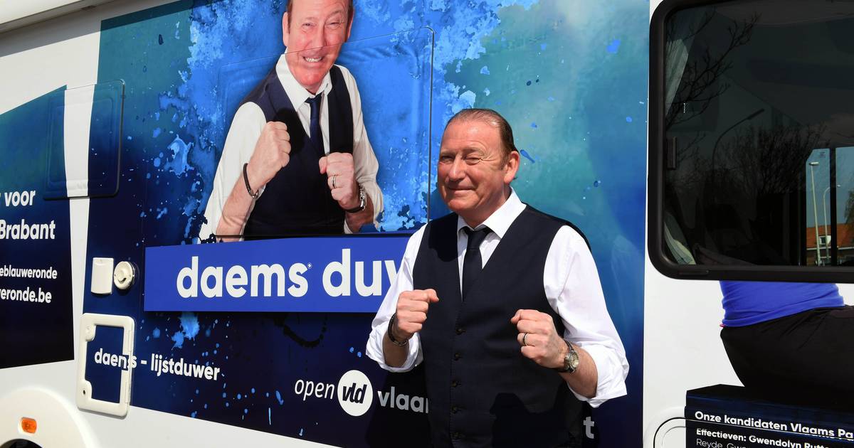 VIDEO. Rik Daems (Open Vld) laat het campagnebeest in zichzelf los ...