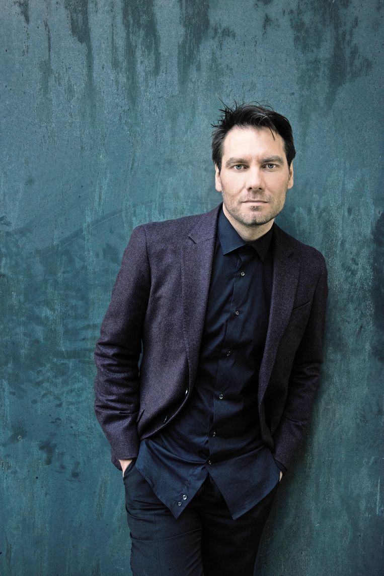 Auke Hulst bewijst met het monumentale ‘De Mitsukoshi Troostbaby ...