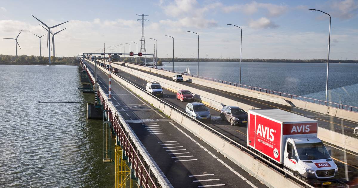 Hoe kom je op het werk als de Haringvlietbrug acht weken dicht is ...