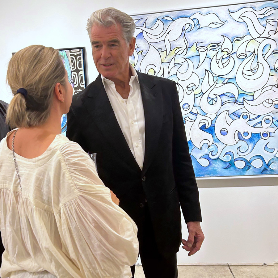 Isabelle Scheltjens exposeert samen met ‘James Bond’-acteur Pierce ...