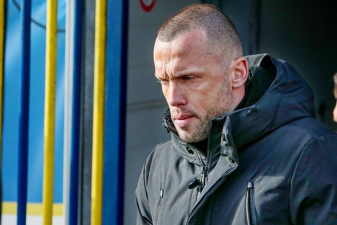 John Heitinga moet bij eerste examen meteen afrekenen met Ajax' nieuwe ...