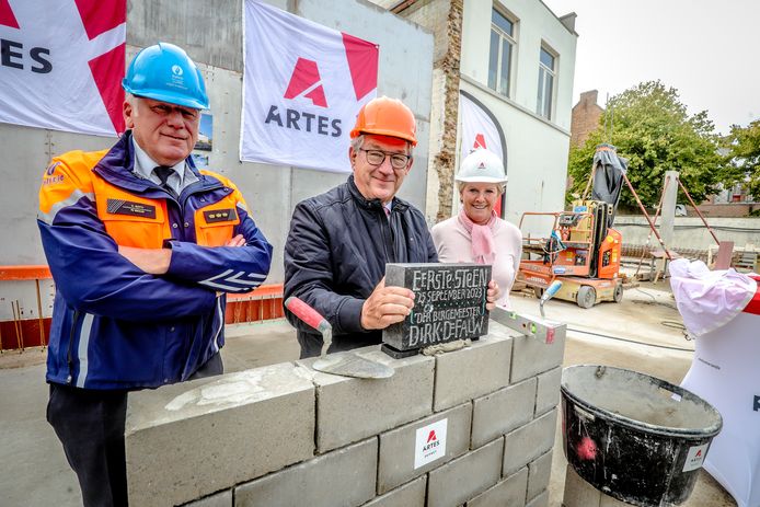 Eerste steen van nieuw administratief centrum in Sint-Andries gelegd ...