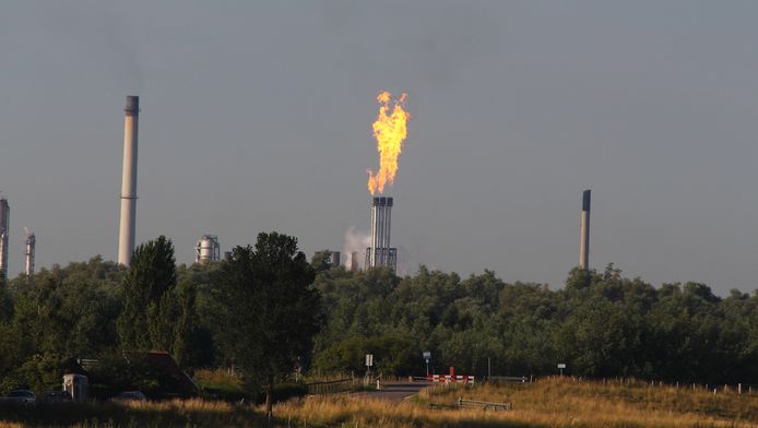 Moerkerke is klaar met incidenten Shell Moerdijk | Hoeksche Waard | AD.nl
