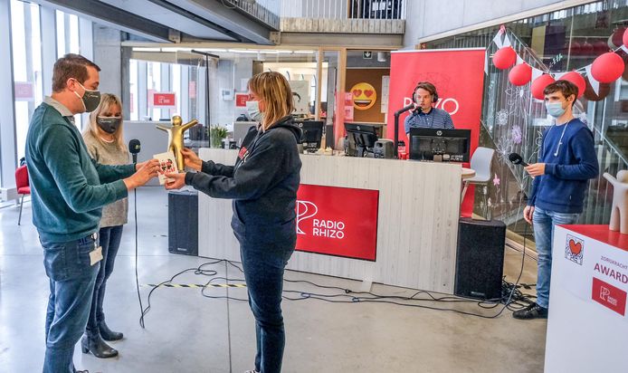 Scholengroep Rhizo maakt hele dag radio met Radio Rhizo | Kortrijk | hln.be