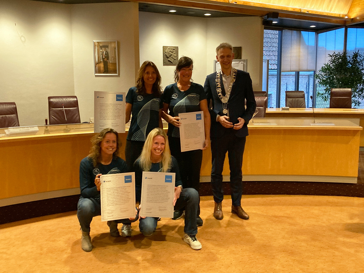 Heroïsche Atlantische roeitocht van Ineke, Margot, Ingrid en Marije uit ...