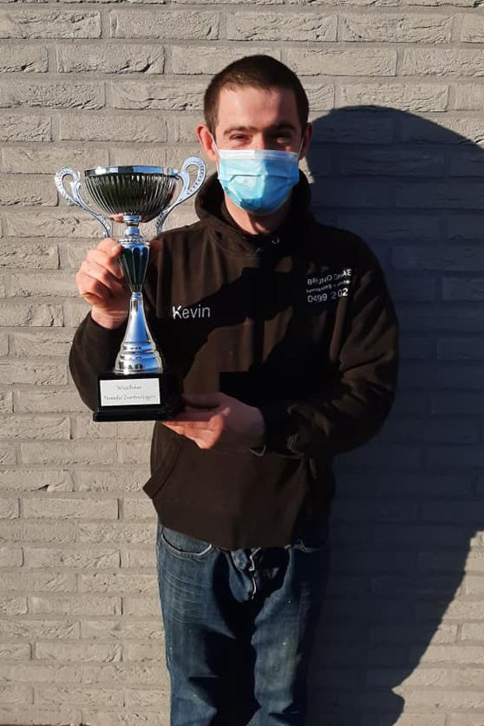 Kevin wint wisselbeker van Ninoofse Zwerfvuiljagers voor 42 ...