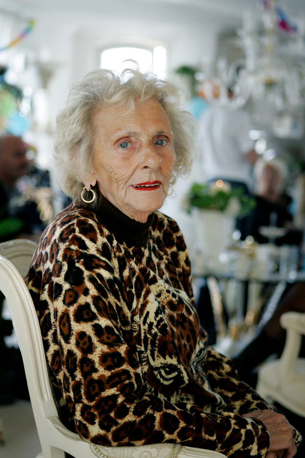 Nuchtere Zeeuwen gaan los op Veerkampjes Glamour Bingo. Trek dat ...