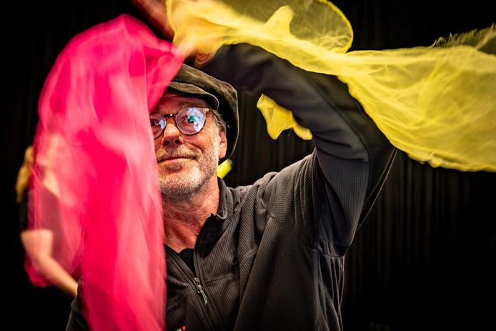 Robert (58) runt een circusschool in Breda: ‘Als een truc lukt, geeft ...
