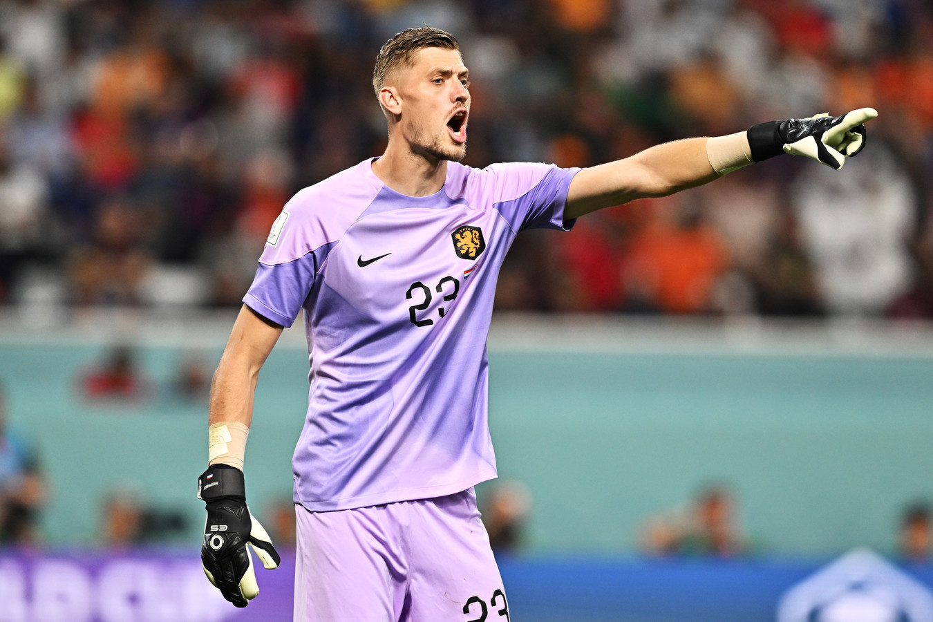 Heerenveen-selectie wenst Andries Noppert succes voor clash met ...