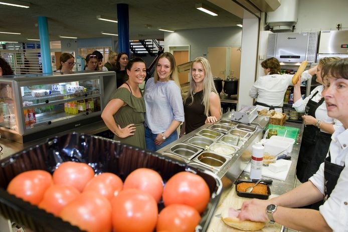 Een gezonde kantine dankzij studenten Roos, Rosa en Emanuela | Tiel ...