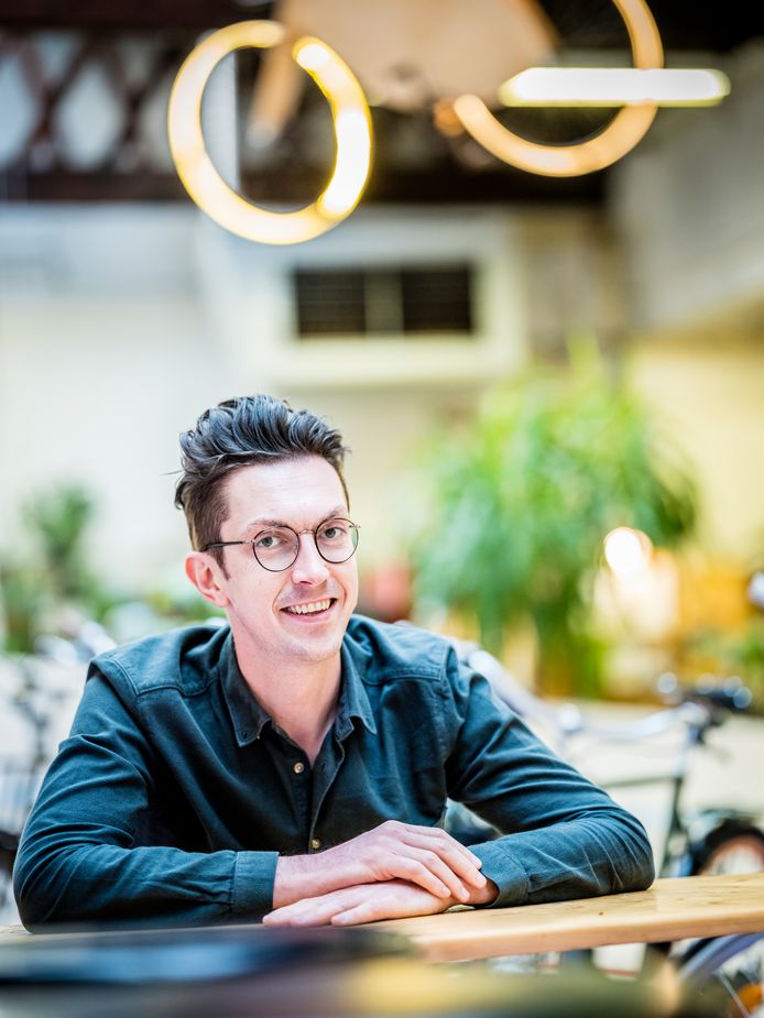 Steven Van Herreweghe presenteert de MIA's | TV | hln.be