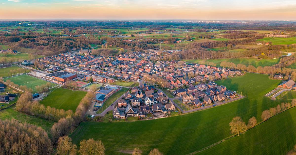 Niemand rijdt dit Twentse dorp meer voorbij: Zeventig jaar geleden was ...