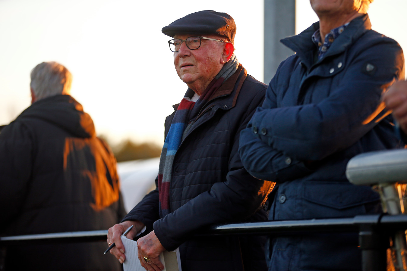 Dano Lourens scoort achter standbeen en Capelle wint opnieuw: lees hier ...