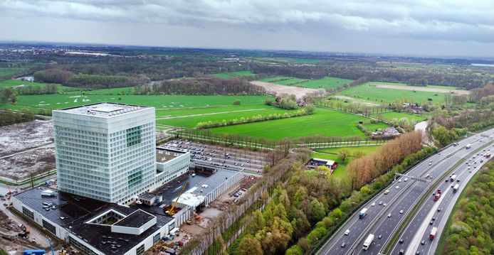 Van prestigeproject tot hoofdpijndossier: hoe gloednieuw RIVM-gebouw tot miljoenenconflict ...