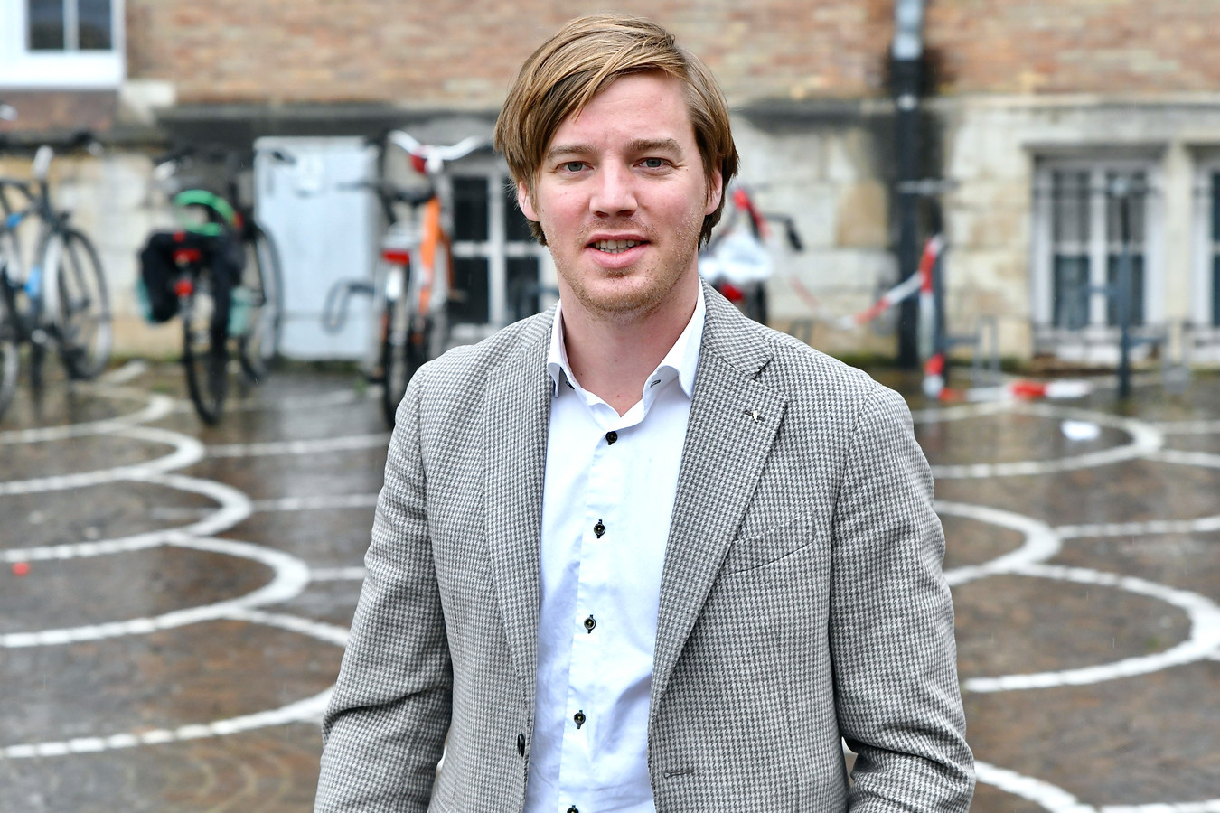 Eerst fouille, dan feesten: Polenplein wordt getransformeerd tot ...