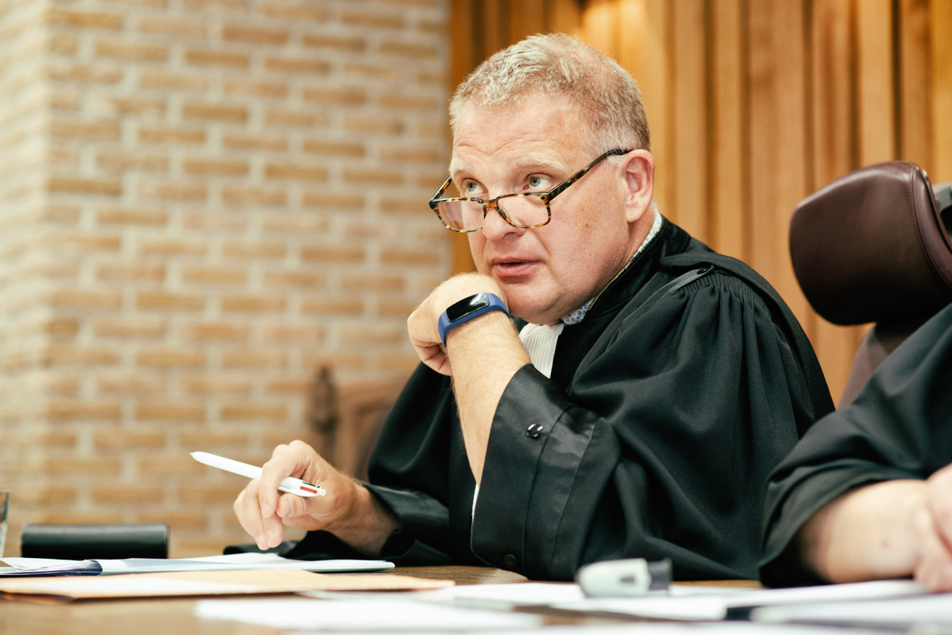 ‘De Rechtbank’ viert jubileumseizoen met zeven nieuwe rechters | Foto ...