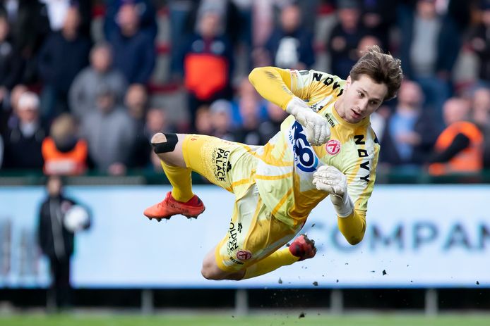 Maxim Deman debuteert onder de lat bij KV Kortrijk tegen Anderlecht ...