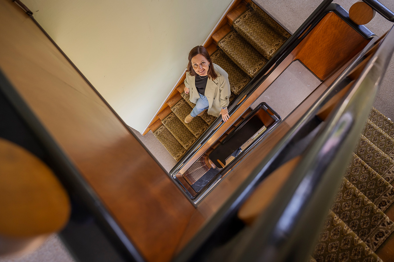 BINNENKIJKER. Volg Eline (43) terwijl ze burgerhuis uit 1938 verbouwt tot eigen gezinswoning ...