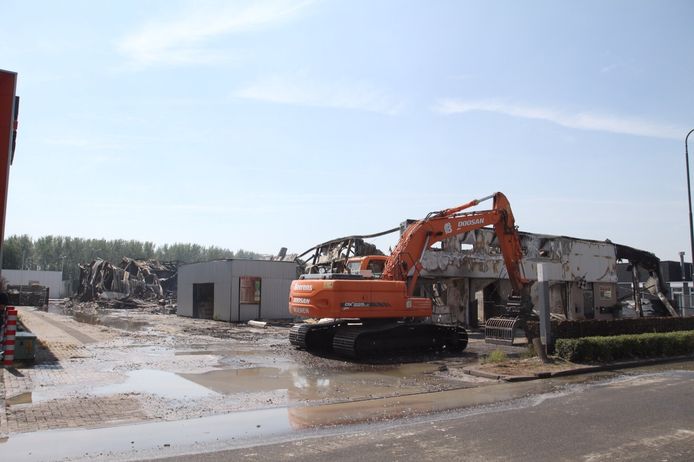 Gigantische schade bij bedrijven door brand bij Addapt Chemicals in ...