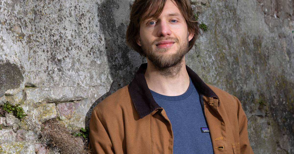 Stef Dingemans (SP) discussieert graag met zijn voetbalteam ...