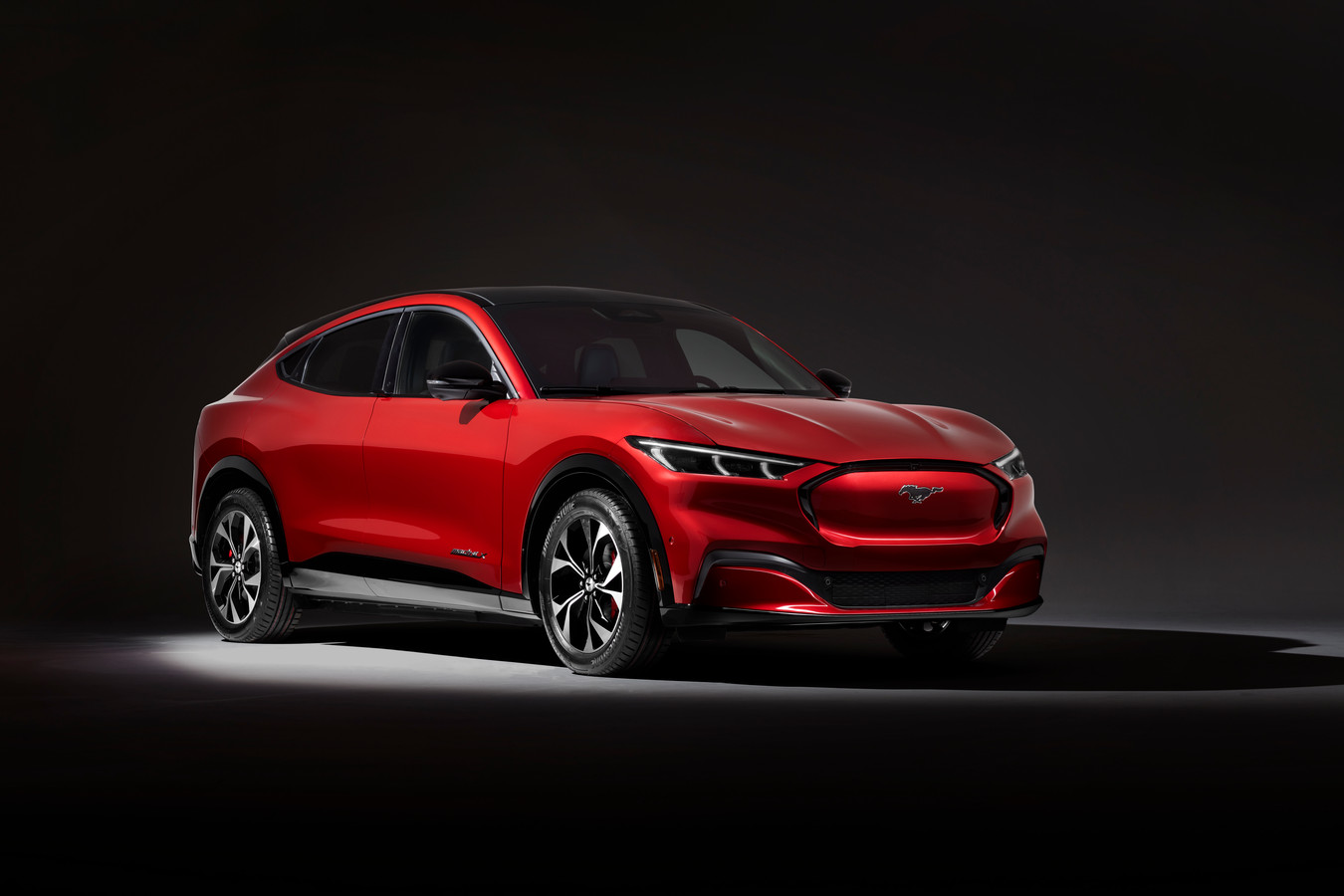 Alles over de nieuwe elektrische SUV van Ford: video-rondleiding in de ...