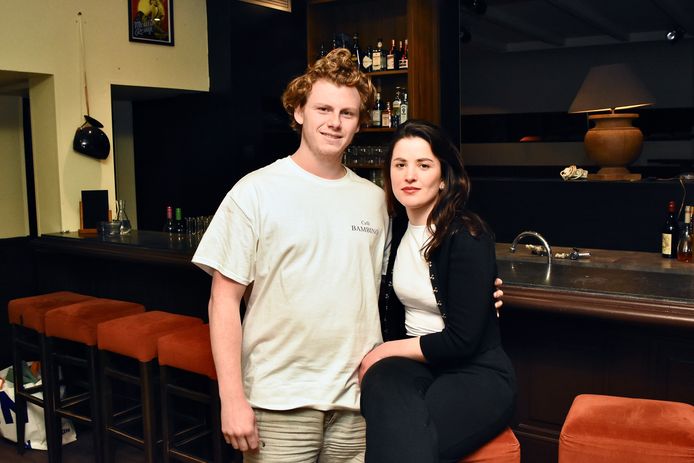 Brecht en Donika heropenen Brasserie Beaux Arts als vinylbar Bambino ...