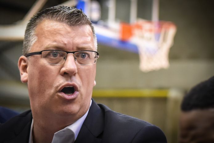 Pascal Angillis wordt volgend seizoen headcoach bij vrouwenploeg Femina ...