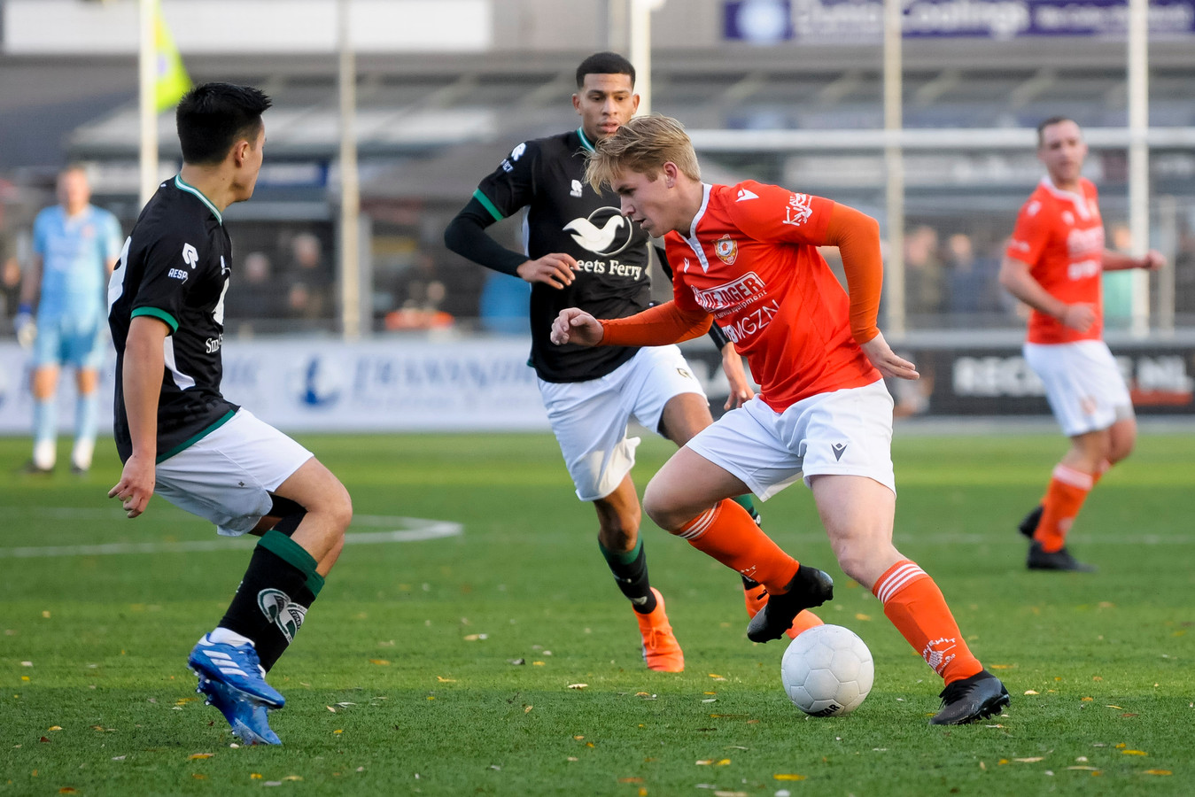 Dubbeldam wint met 0-14 en drie keer rood in Hardinxveld; dit is het ...