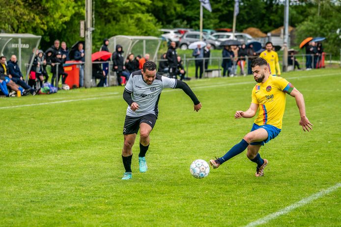 Jair Lucas is op zijn 36ste plots een goalgetter: ‘Zelfs in de jeugd ...