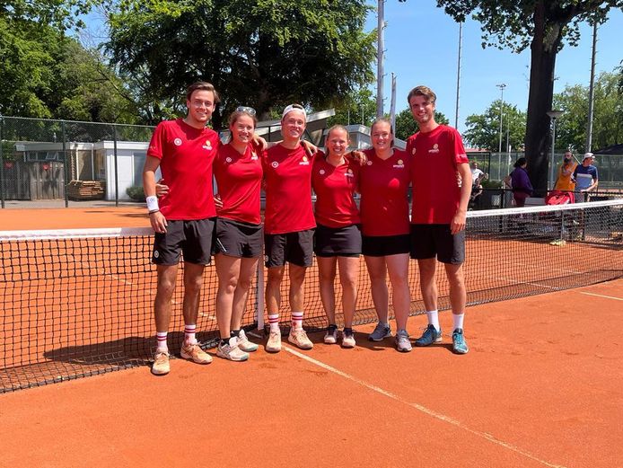 Als tennissers Smash mochten kiezen: ‘Bernice beter en wij degraderen ...