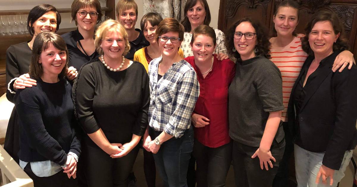 Klasgenoten 6 TW na negentien jaar opnieuw samen | Poperinge | hln.be