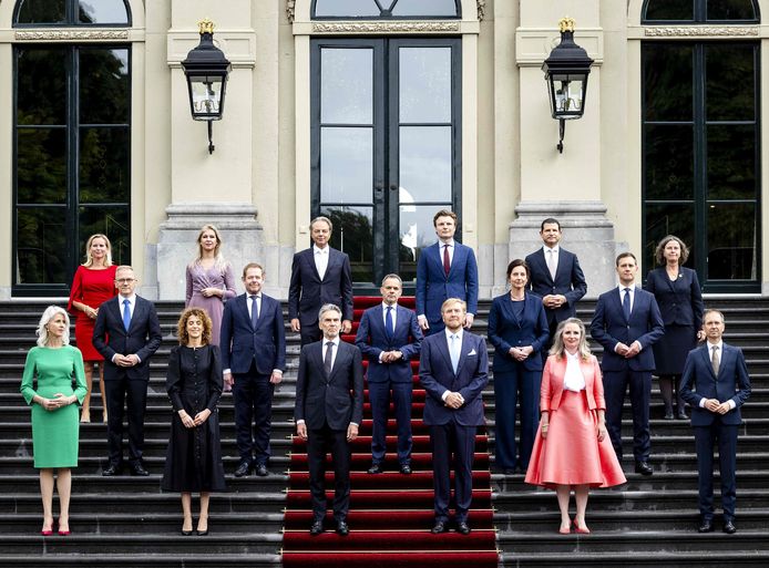 Nieuwe Nederlandse regering officieel van start na eedaflegging bij ...