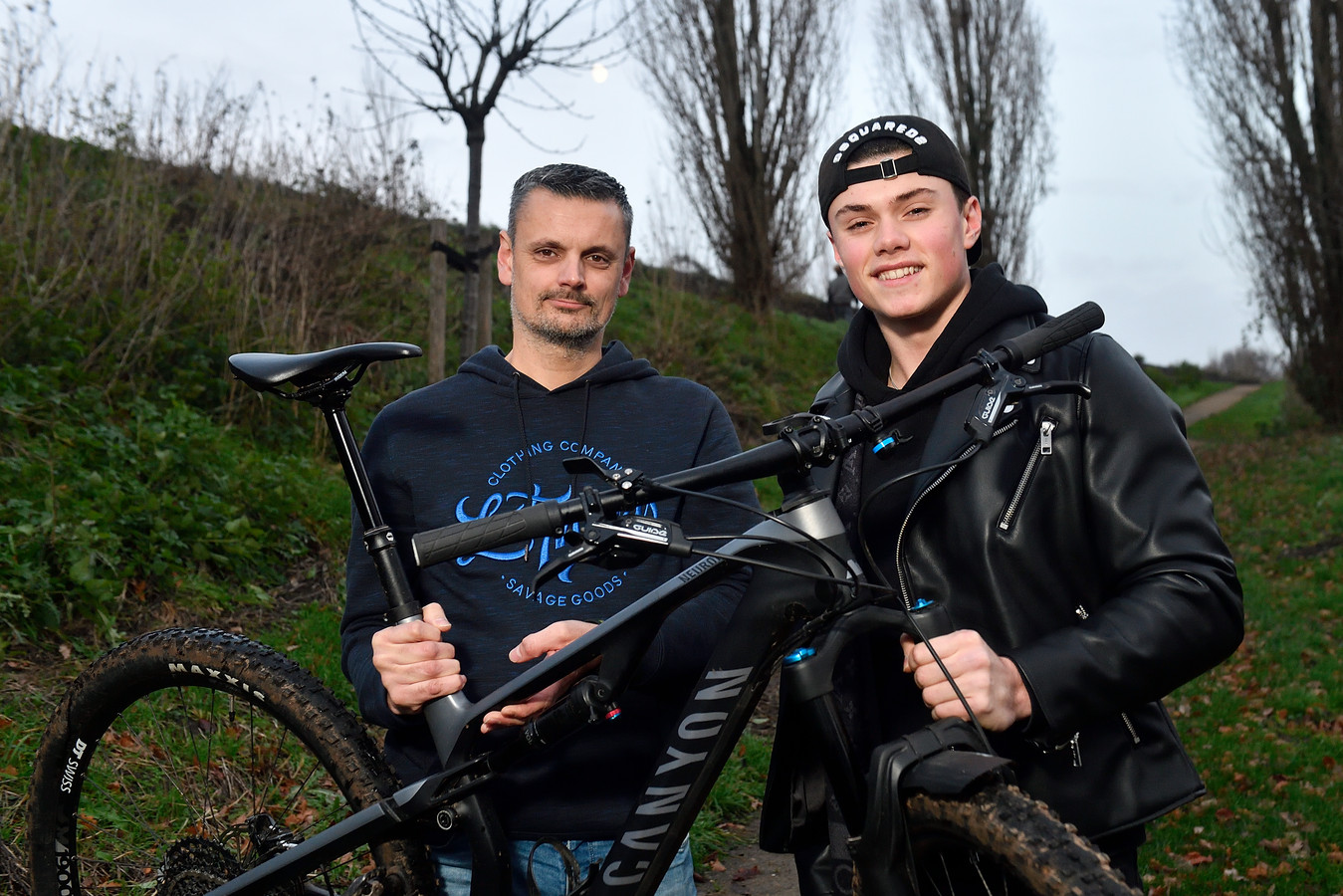 Hoe is het nu met de voor het goede doel fietsende vader en zoon Van ...