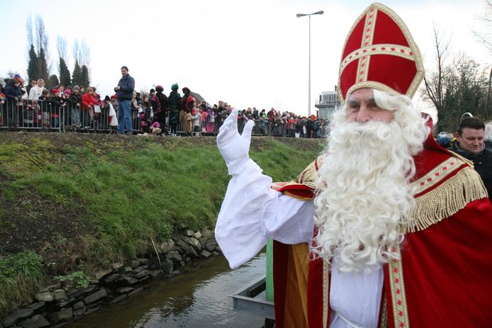 De Sint komt op 27 november aan in de jachthaven van Zelzate | Zelzate ...