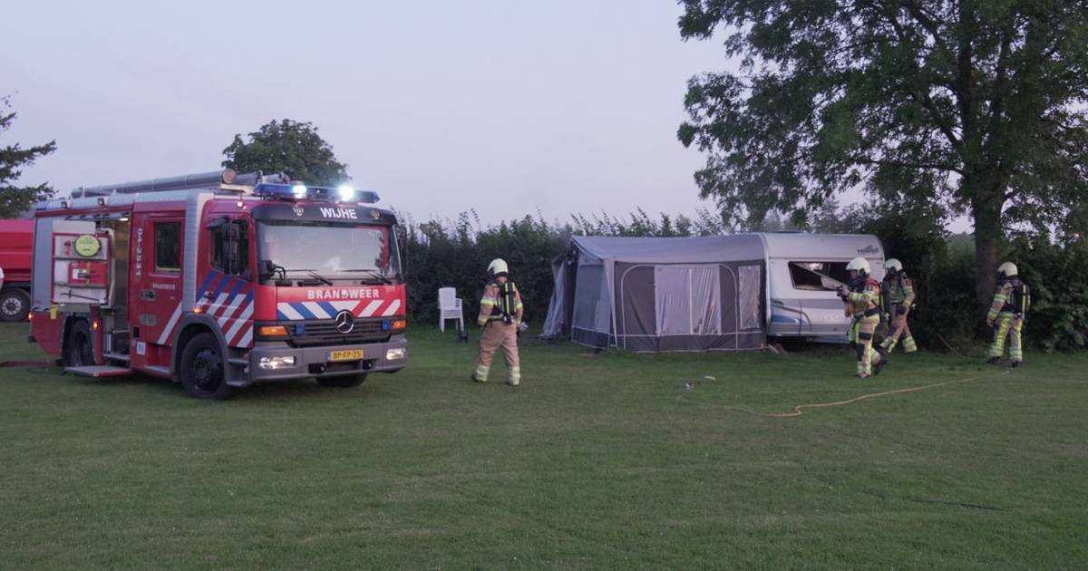 Caravan brandt uit op camping ’t Haasje in Olst | Olst-Wijhe | destentor.nl