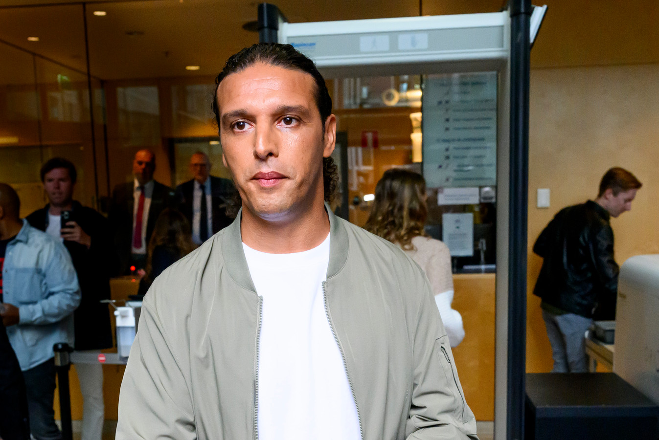 AvroTros verwijdert alle programma's met Ali B: ‘Nu hij schuldig is ...