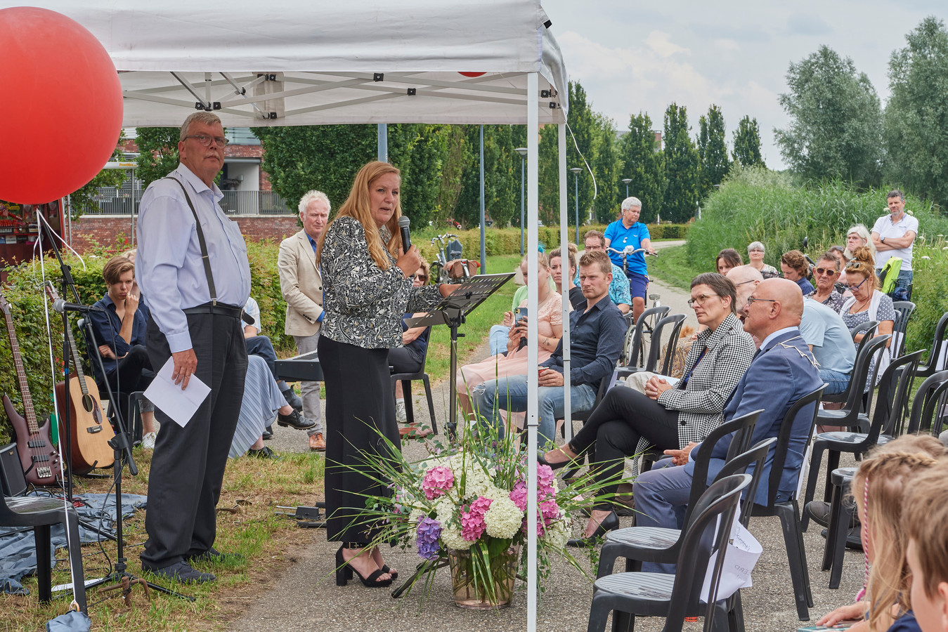 Veghel heeft nu bankje ter nagedachtenis aan Ximena: ‘Durf te vragen of ...