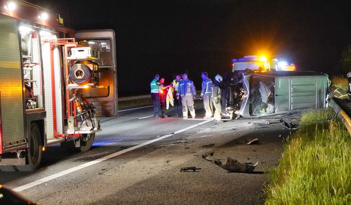 Man (43) uit Zeewolde gewond bij ernstig ongeval op A28 | Zeewolde ...