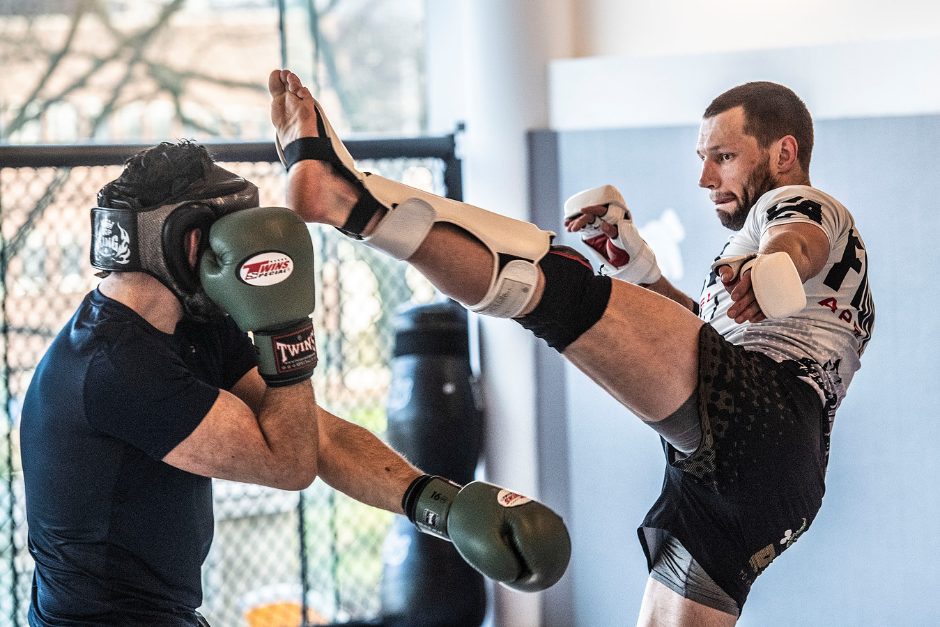 MMA-wereldkampioen nederiger dan ooit: ‘Mijn ego werd te groot, ik ...