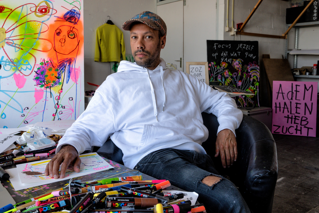 Goochelen met spitse tekenkunst en moddervette straathumor, dat is ...